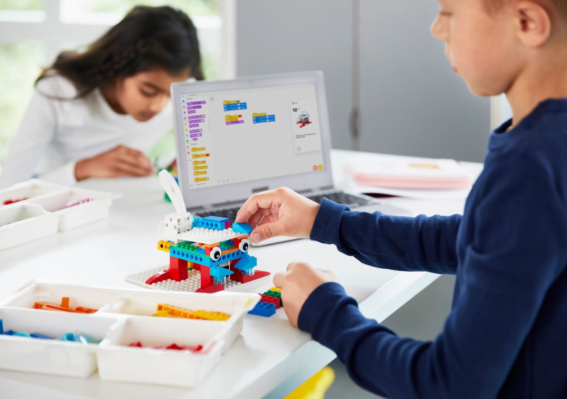 LEGO® Education SPIKE™ Essential Set Satın Al 24.206,40 TL | Robotzade.com